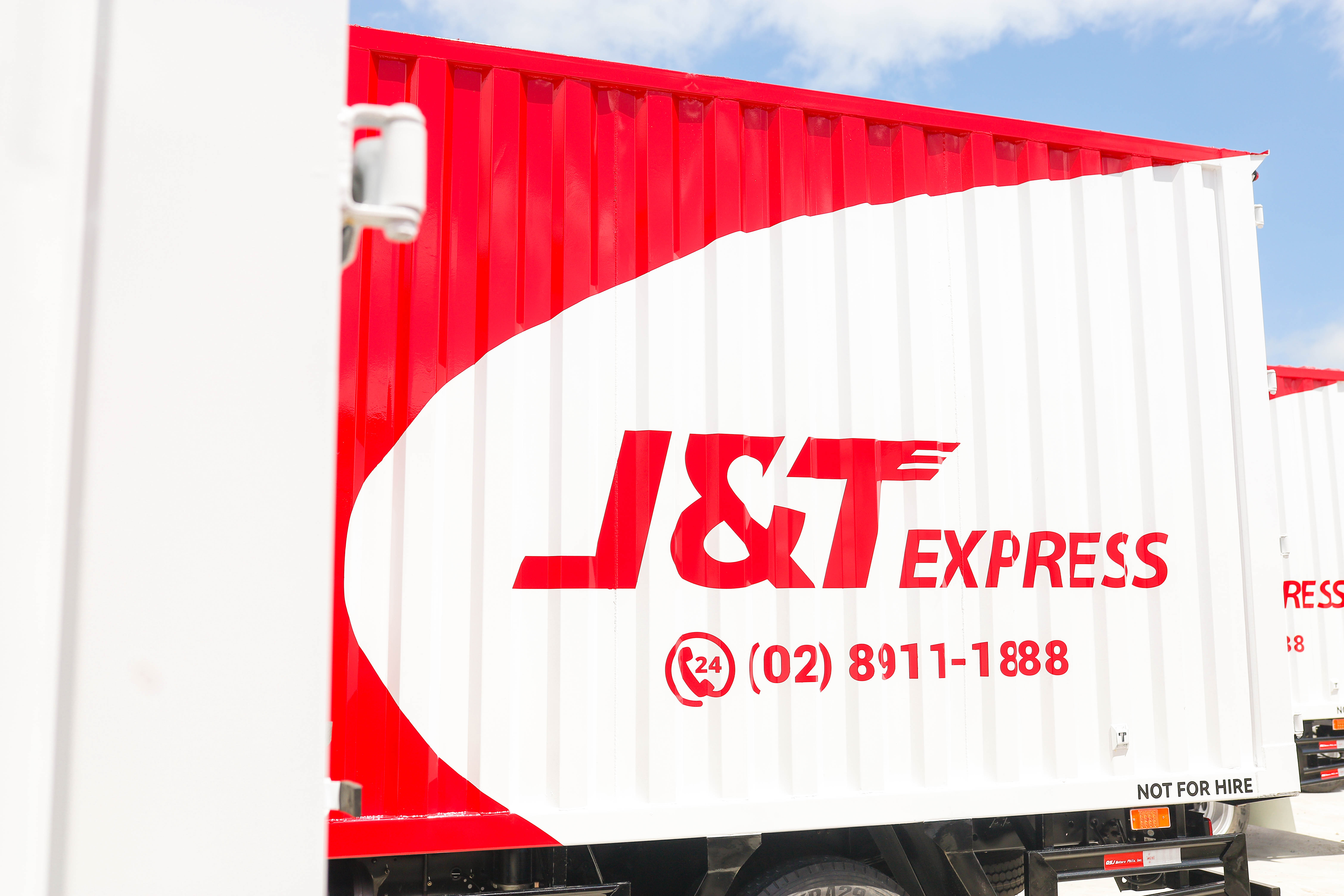 FAW Trucks Turnover to J&T Express Philippines | QSJ Motors